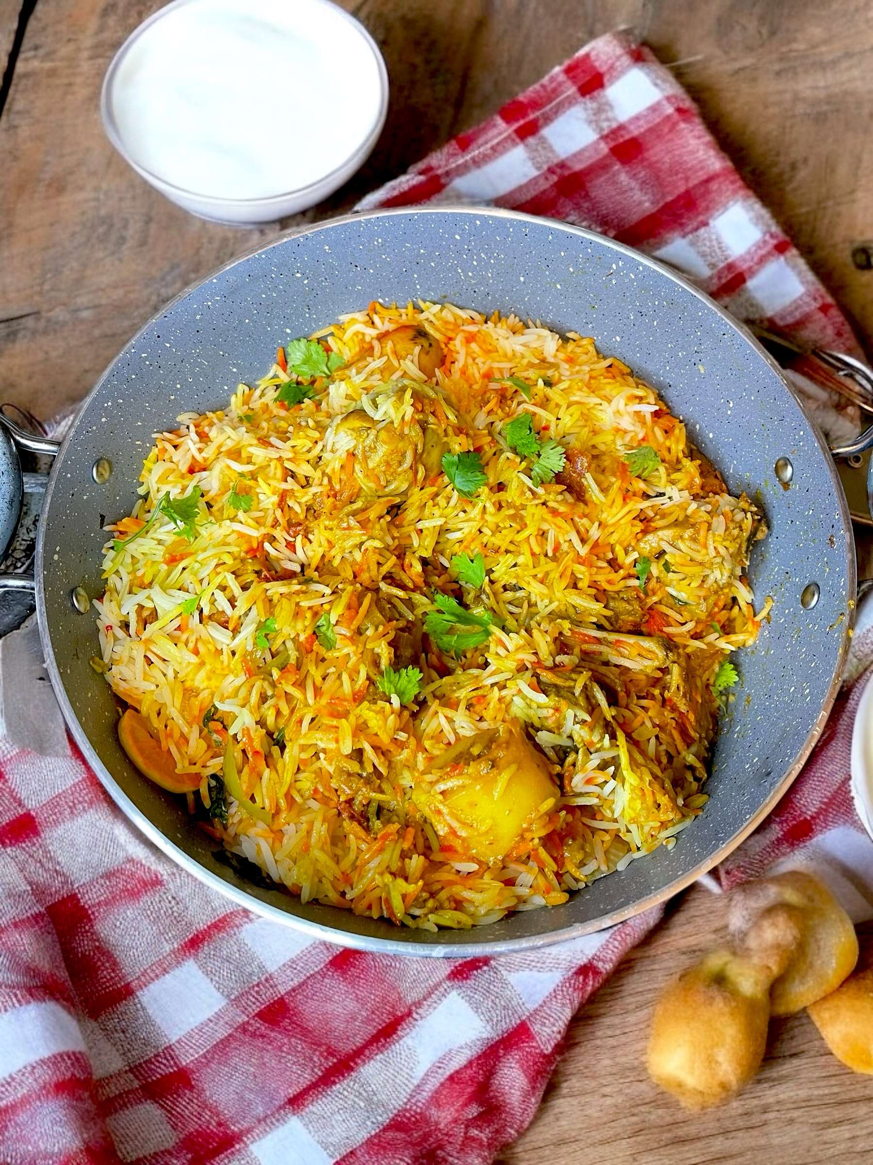 Pakistani Chicken Biryani Recipe (Easy One)